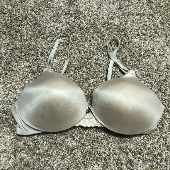 Maidenform | Intimates & Sleepwear | 34c Comfort Devotion Wire Free ...